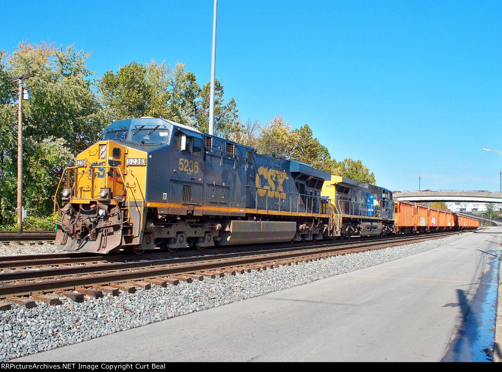 CSX 5236 and 305